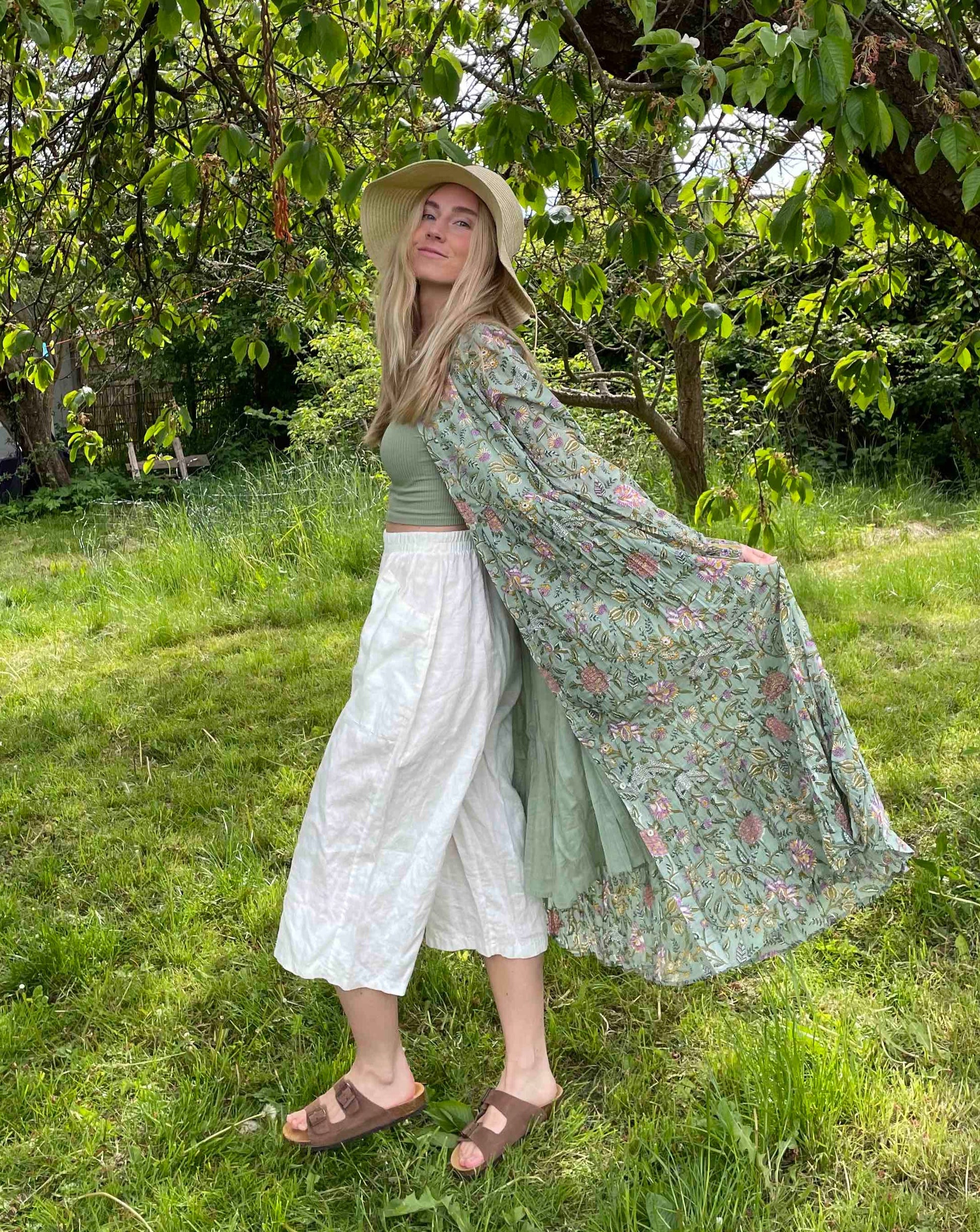 Grøn kjole med knapper fra Himalaya – Butik Anna og Sofie